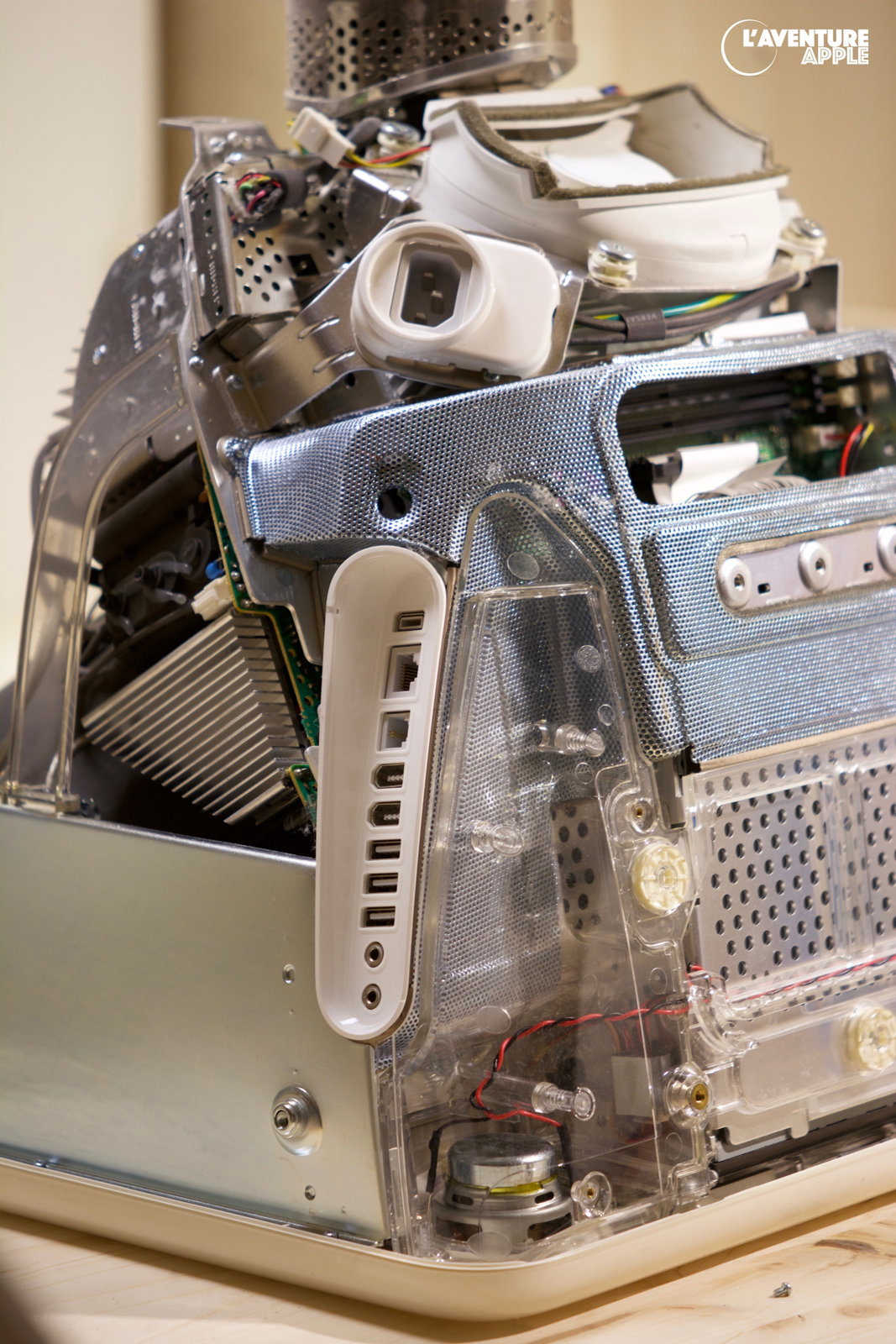 A l’intérieur de l’eMac – Les trésors de l'Aventure Apple