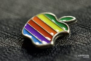Encore un autre pin’s Apple dans la collection ! – Le Blog de l ...